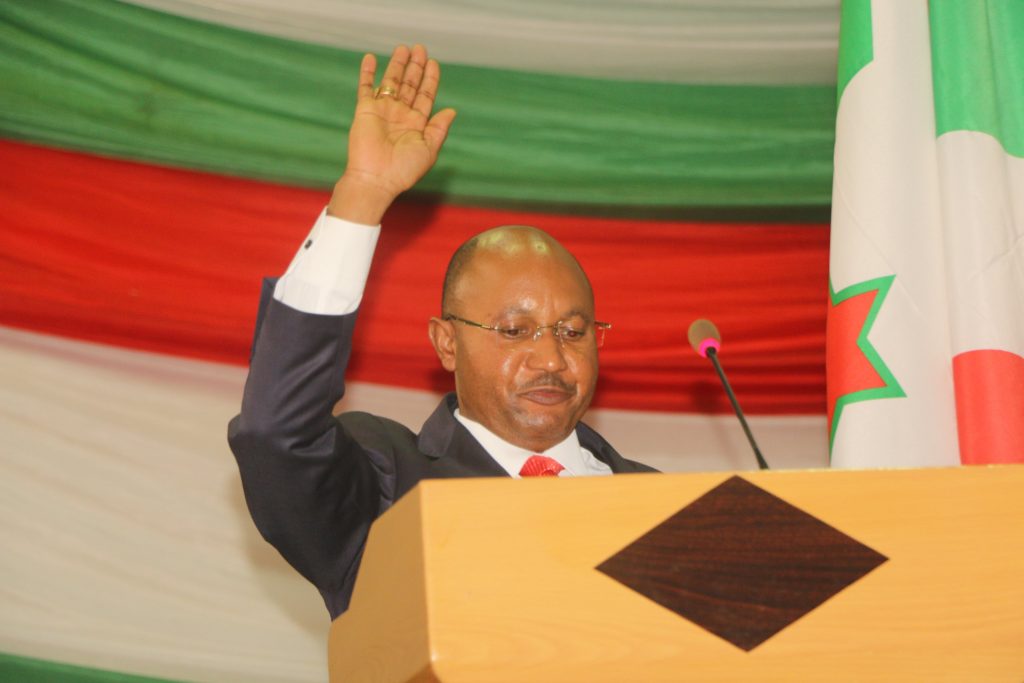 Burundi’s prime minister, Vice President sworn in - Burundi Times