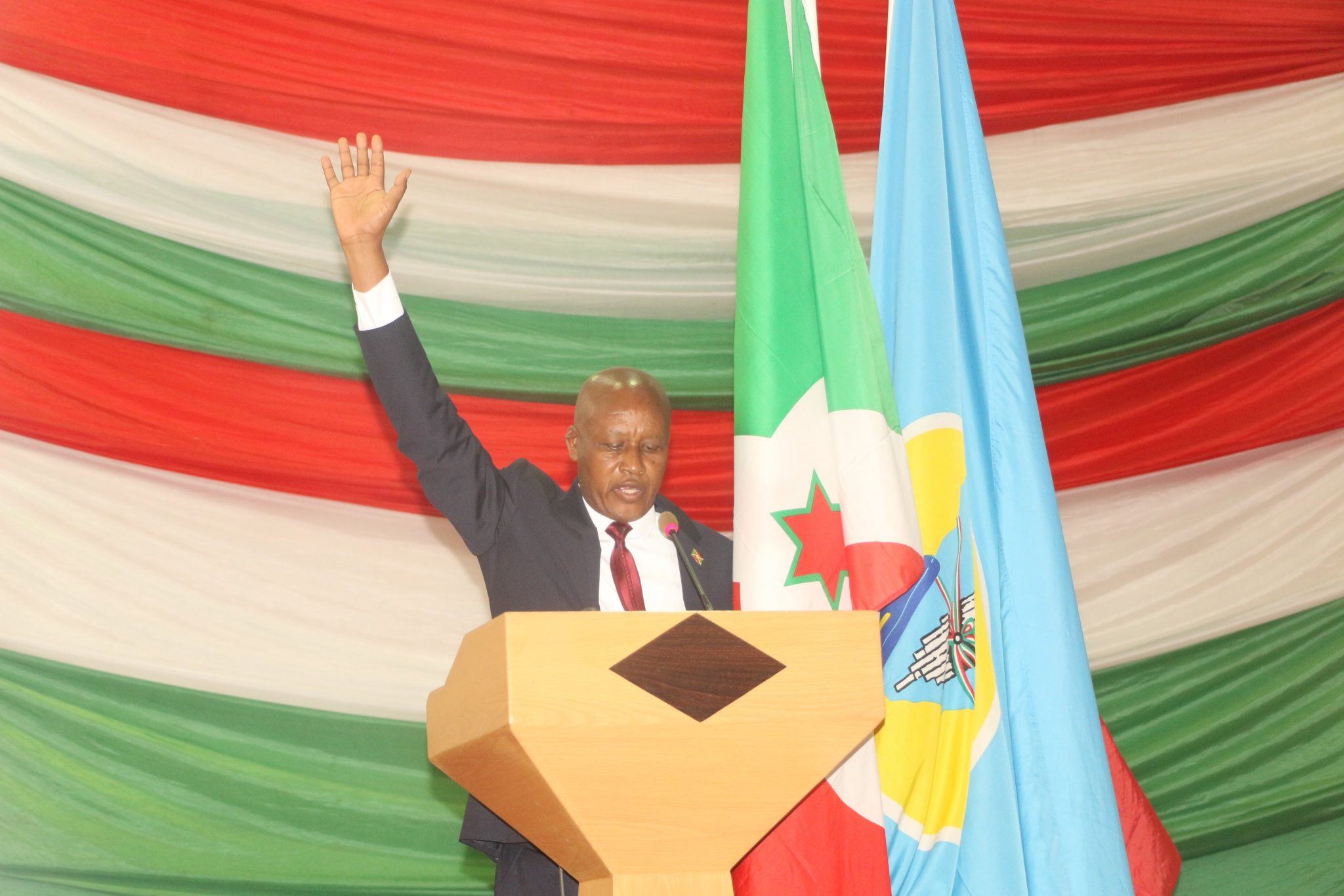 Burundi’s prime minister, Vice President sworn in - Burundi Times